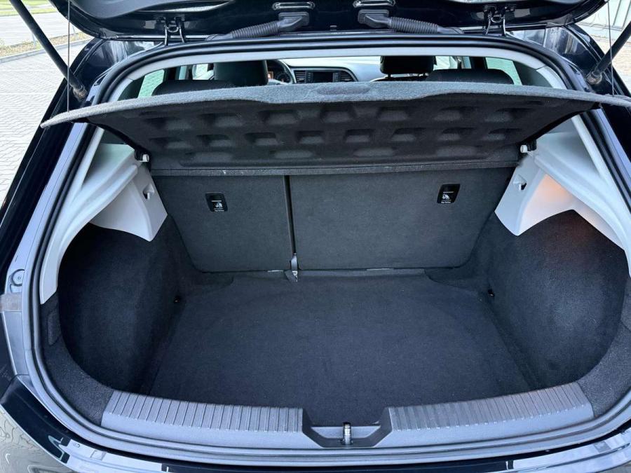 Black SEAT Leon 2014 in Kupiskis, with an engine capacity of 1.97 L and mileage of 142 thousand km for 7700 €, photo 16 on AUTOMOTO.COM.LV