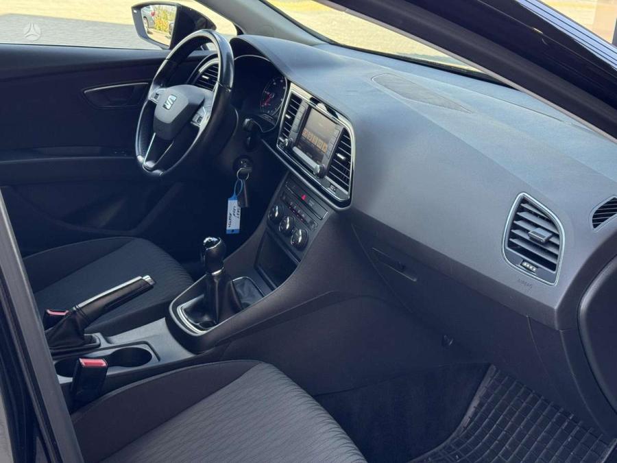 Black SEAT Leon 2016 in Vilnius, with an engine capacity of 1.60 L and mileage of 282 thousand km for 6500 €, photo 14 on AUTOMOTO.COM.LV