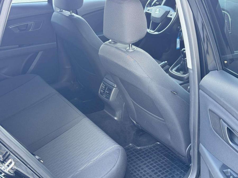 Black SEAT Leon 2016 in Vilnius, with an engine capacity of 1.60 L and mileage of 282 thousand km for 6500 €, photo 16 on AUTOMOTO.COM.LV