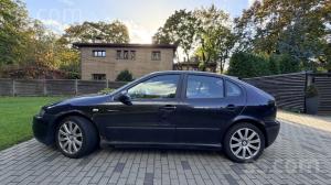 Melns SEAT Leon 2004 Rīga, ar dzinēja tilpumu 1.90 L un nobraukumu 374 tūkst. km par 600 €, foto  vietnē AUTOMOTO.COM.LV