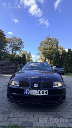 Melns SEAT Leon 2004 Rīga, ar dzinēja tilpumu 1.90 L un nobraukumu 374 tūkst. km par 600 €, foto 3 vietnē AUTOMOTO.COM.LV