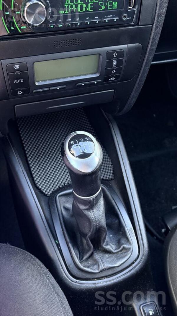 Melns SEAT Leon 2004 Rīga, ar dzinēja tilpumu 1.90 L un nobraukumu 374 tūkst. km par 600 €, foto 7 vietnē AUTOMOTO.COM.LV