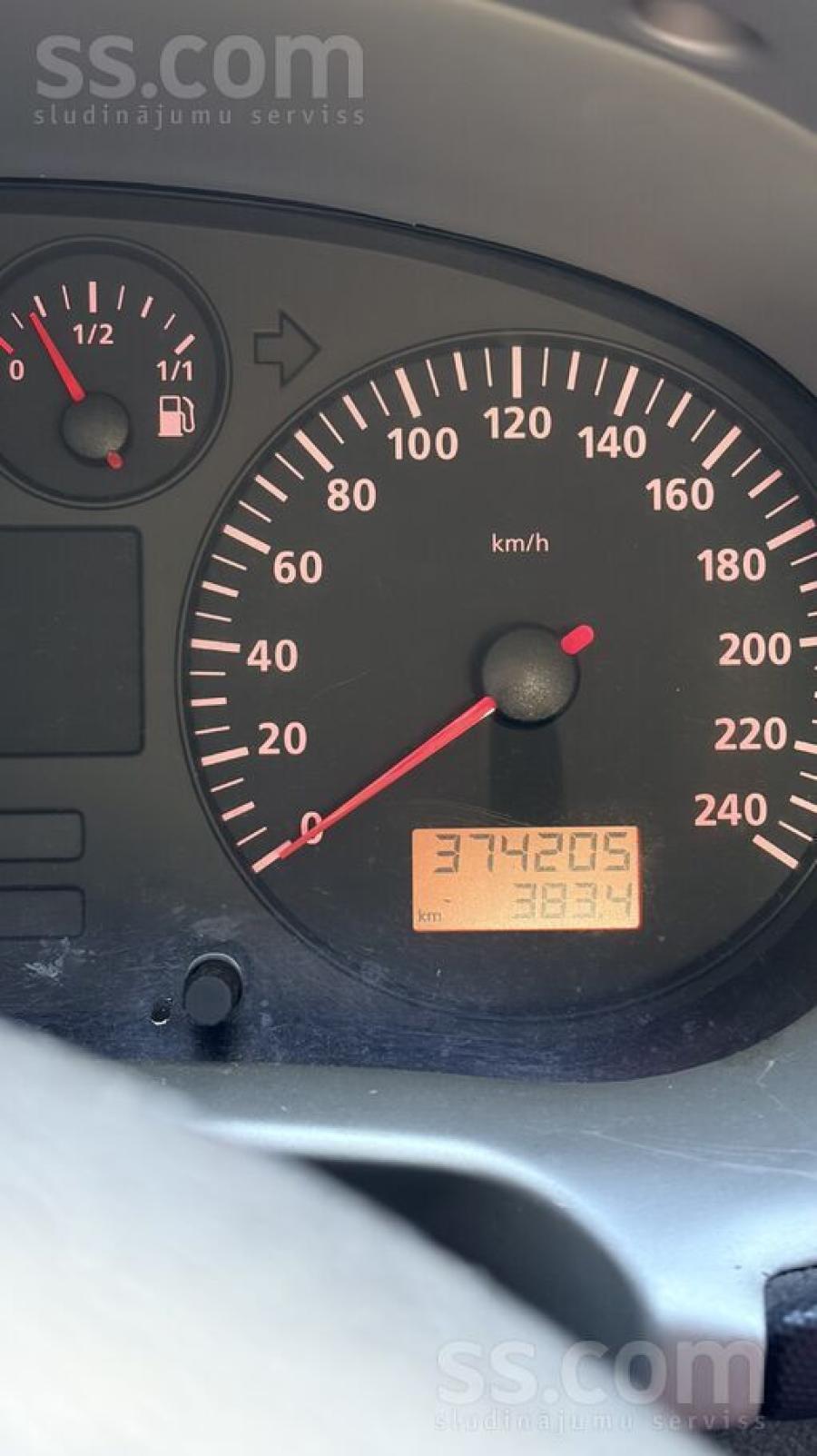 Melns SEAT Leon 2004 Rīga, ar dzinēja tilpumu 1.90 L un nobraukumu 374 tūkst. km par 600 €, foto 9 vietnē AUTOMOTO.COM.LV