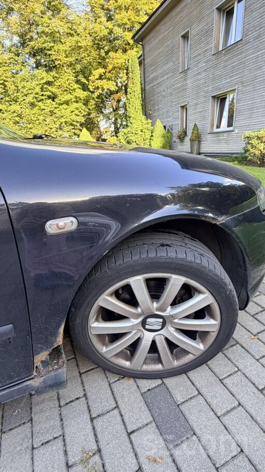 Melns SEAT Leon 2004 Rīga, ar dzinēja tilpumu 1.90 L un nobraukumu 374 tūkst. km par 600 €, foto 13 vietnē AUTOMOTO.COM.LV