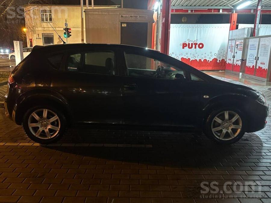 Black SEAT Leon 2006 in Riga, with an engine capacity of 2.00 L and mileage of 238 thousand km for 3890 €, photo 2 on AUTOMOTO.COM.LV