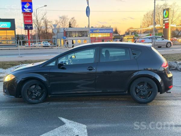 Black SEAT Leon 2007 in Riga, with an engine capacity of 2.00 L and mileage of 258 thousand km for 1700 €, photo 5 on AUTOMOTO.COM.LV