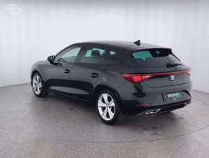 Black SEAT Leon 2021 in Kaunas, with an engine capacity of 1.50 L and mileage of 22 thousand km for 22369 €, photo 5 on AUTOMOTO.COM.LV