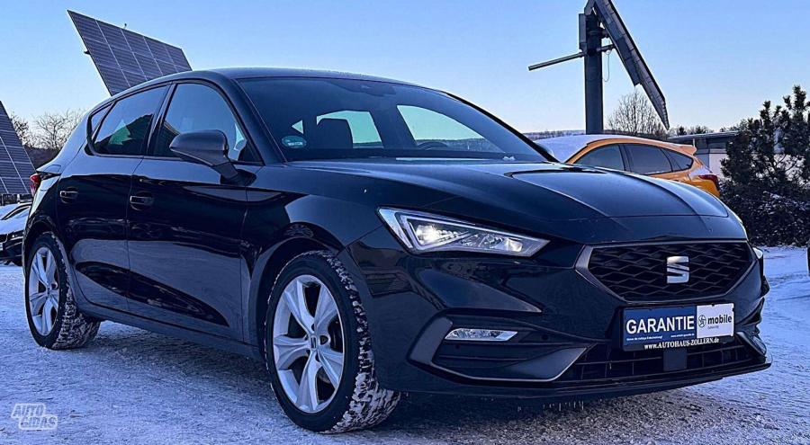 Black SEAT Leon 2021 in Kaunas, with an engine capacity of 1.50 L and mileage of 60 thousand km for 23429 €, photo 1 on AUTOMOTO.COM.LV