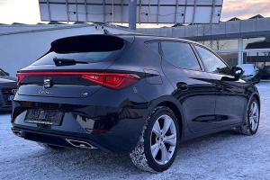 Black SEAT Leon 2021 in Kaunas, with an engine capacity of 1.50 L and mileage of 60 thousand km for 23429 €, photo 5 on AUTOMOTO.COM.LV