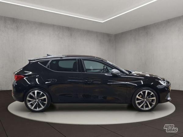 Melns SEAT Leon 2024 Kauņa, ar dzinēja tilpumu 2.00 L un nobraukumu 24 tūkst. km par 32119 €, foto 6 vietnē AUTOMOTO.COM.LV