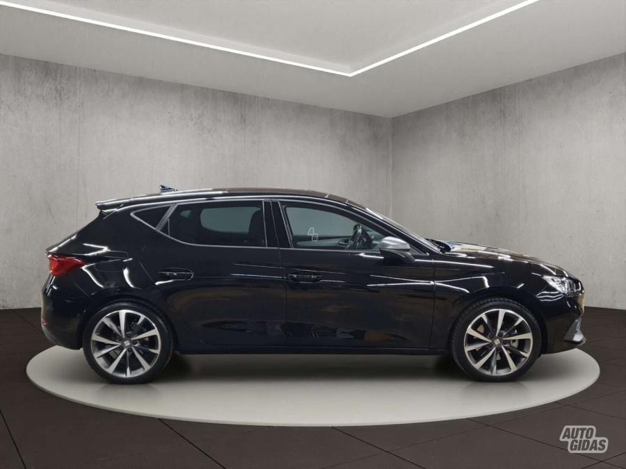 Melns SEAT Leon 2024 Kauņa, ar dzinēja tilpumu 2.00 L un nobraukumu 24 tūkst. km par 32119 €, foto 6 vietnē AUTOMOTO.COM.LV