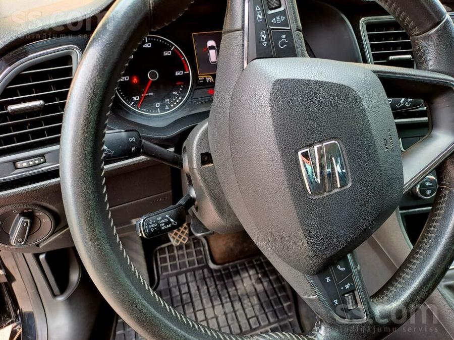 Black SEAT Leon 2014 in Tukums, with an engine capacity of 1.60 L and mileage of 328 thousand km for 4500 €, photo 16 on AUTOMOTO.COM.LV
