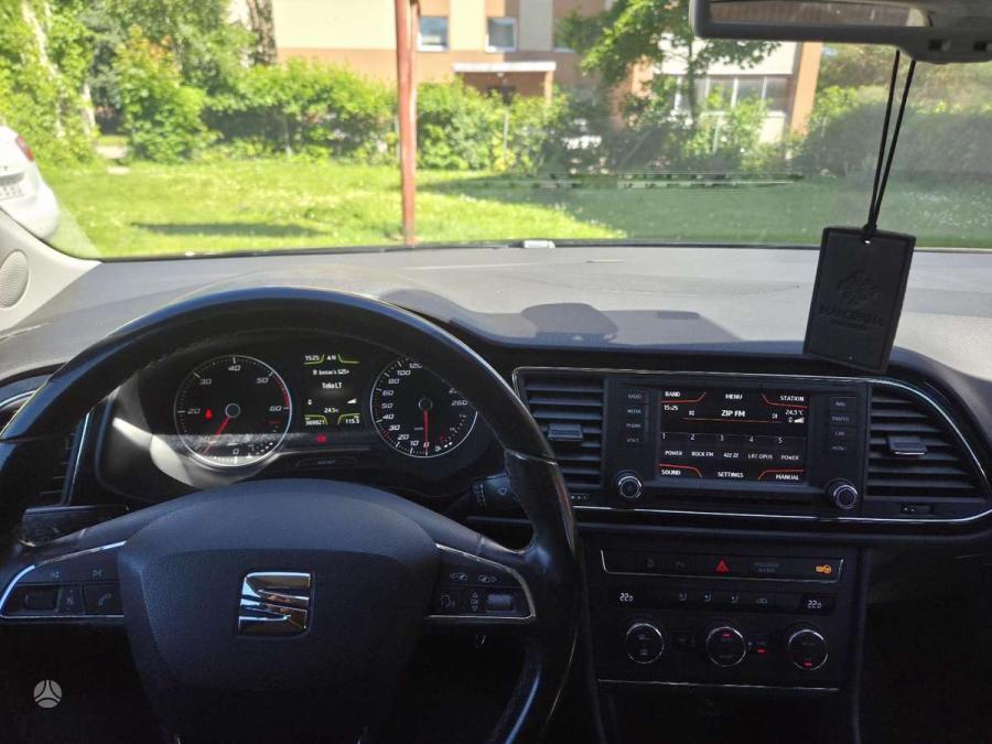 Black SEAT Leon 2014 in Kaunas, with an engine capacity of 1.60 L and mileage of 369 thousand km for 5200 €, photo 6 on AUTOMOTO.COM.LV