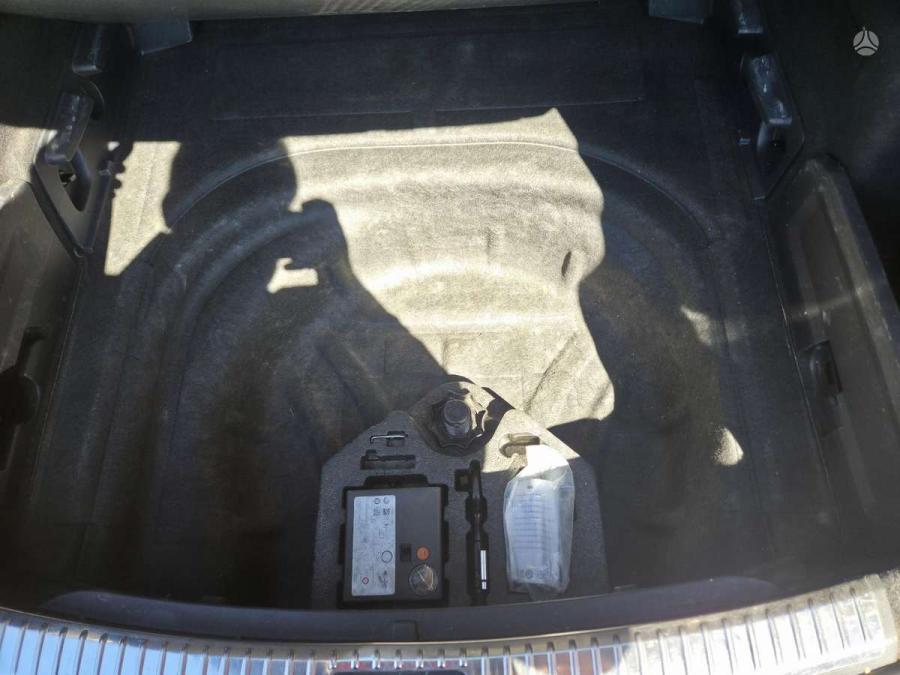 Black SEAT Leon 2014 in Kaunas, with an engine capacity of 1.60 L and mileage of 369 thousand km for 5200 €, photo 8 on AUTOMOTO.COM.LV