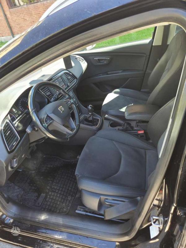 Black SEAT Leon 2014 in Kaunas, with an engine capacity of 1.60 L and mileage of 369 thousand km for 5200 €, photo 9 on AUTOMOTO.COM.LV