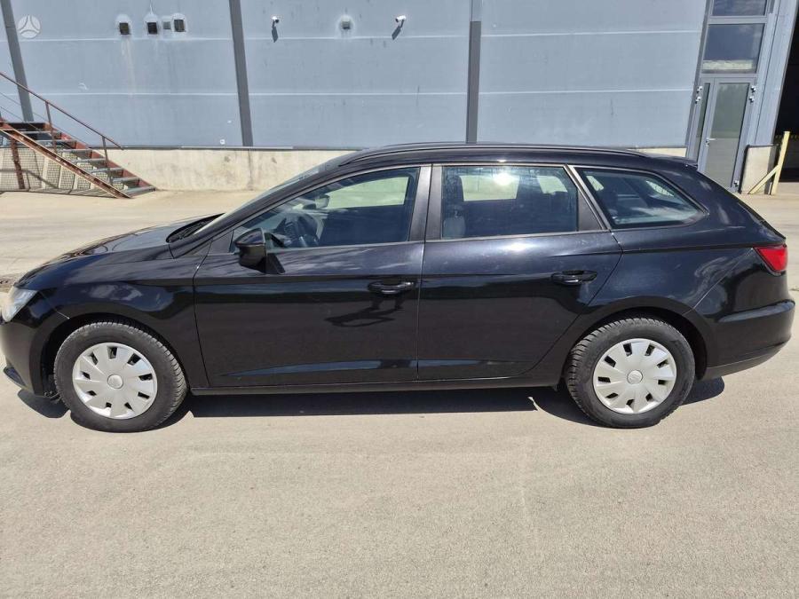 Black SEAT Leon 2014 in Pasvalys, with an engine capacity of 1.60 L and mileage of 286 thousand km for 5200 €, photo 3 on AUTOMOTO.COM.LV