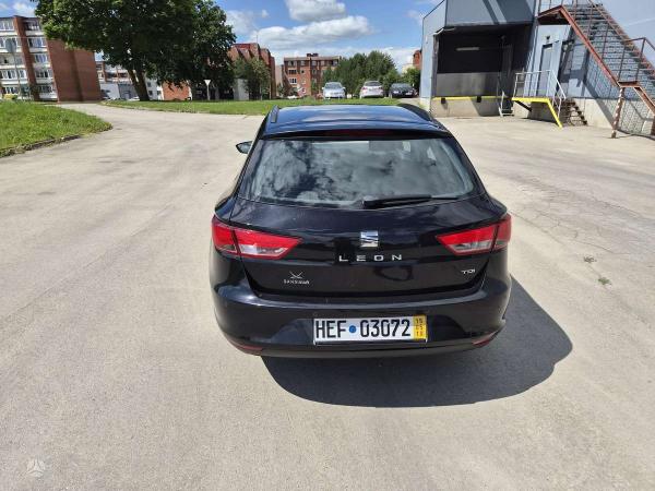Black SEAT Leon 2014 in Pasvalys, with an engine capacity of 1.60 L and mileage of 286 thousand km for 5200 €, photo 5 on AUTOMOTO.COM.LV