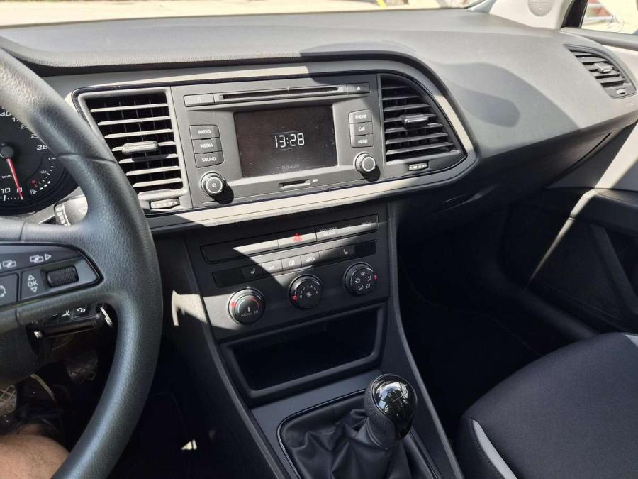 Black SEAT Leon 2014 in Pasvalys, with an engine capacity of 1.60 L and mileage of 286 thousand km for 5200 €, photo 22 on AUTOMOTO.COM.LV