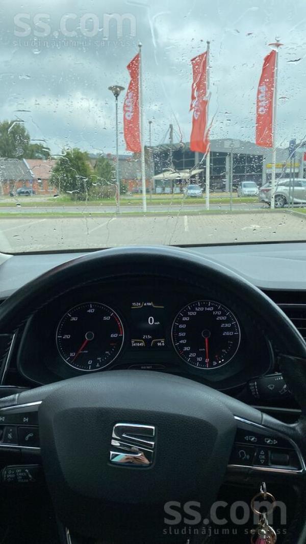 Melns SEAT Leon 2014 Kuldīga, ar dzinēja tilpumu 1.60 L un nobraukumu 30 tūkst. km par 4200 €, foto 3 vietnē AUTOMOTO.COM.LV