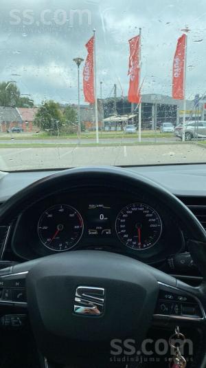 Black SEAT Leon 2014 in Kuldiga, with an engine capacity of 1.60 L and mileage of 30 thousand km for 4200 €, photo 4 on AUTOMOTO.COM.LV