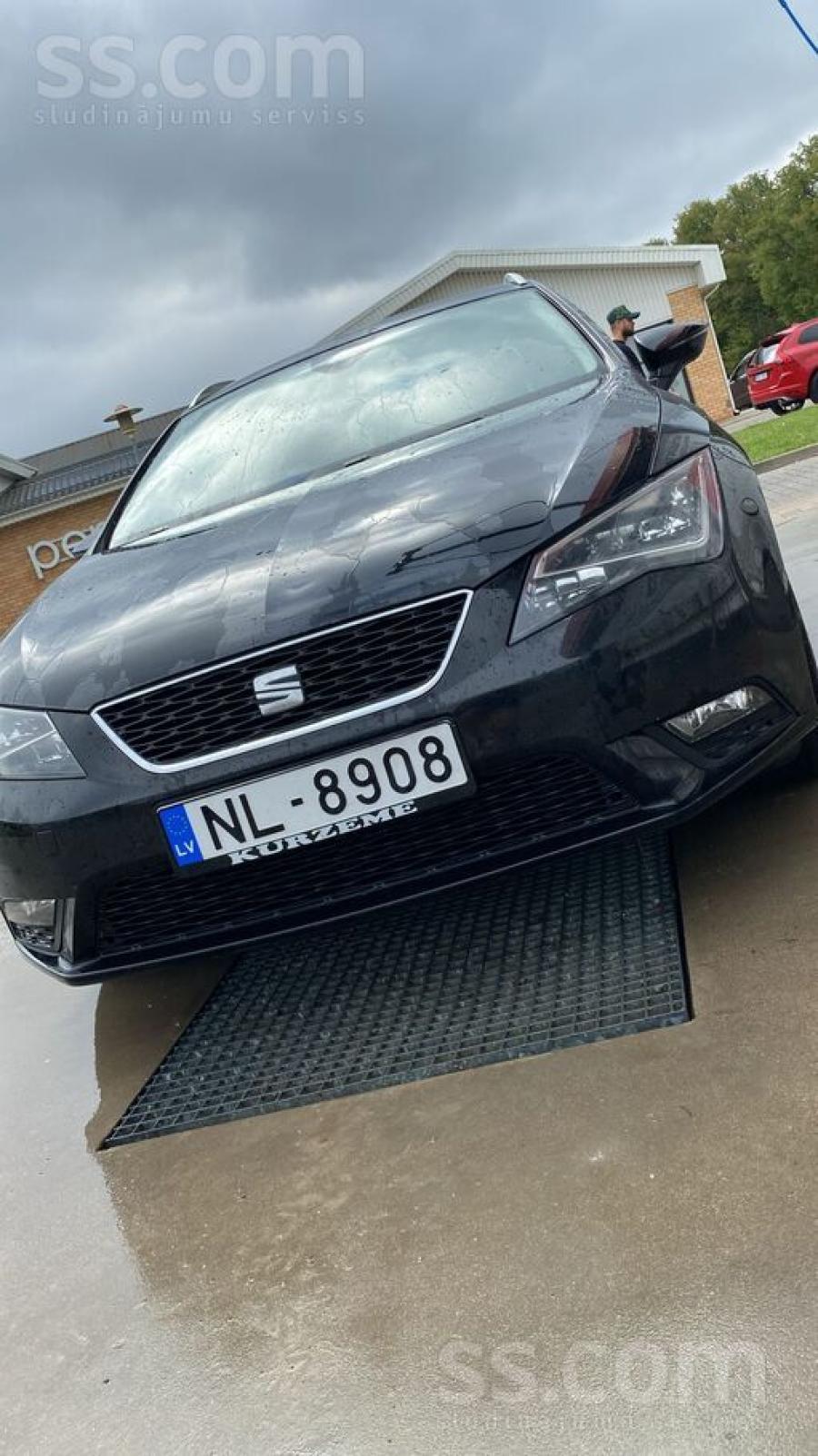 Melns SEAT Leon 2014 Kuldīga, ar dzinēja tilpumu 1.60 L un nobraukumu 342 tūkst. km par 4000 €, foto 7 vietnē AUTOMOTO.COM.LV