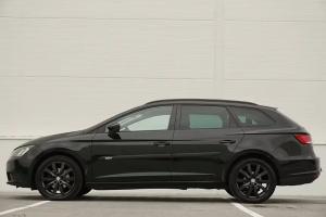 Black SEAT Leon 2015 in Riga, with an engine capacity of 1.60 L and mileage of 198 thousand km for 7650 €, photo 7 on AUTOMOTO.COM.LV