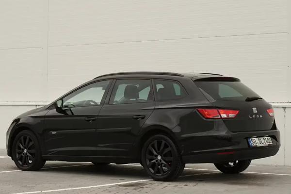 Melns SEAT Leon 2015 Rīga, ar dzinēja tilpumu 1.60 L un nobraukumu 198 tūkst. km par 7650 €, foto 7 vietnē AUTOMOTO.COM.LV