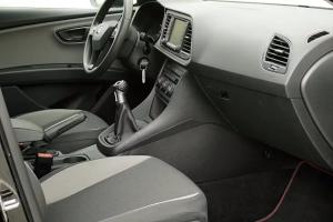 Black SEAT Leon 2015 in Riga, with an engine capacity of 1.60 L and mileage of 198 thousand km for 7650 €, photo 14 on AUTOMOTO.COM.LV