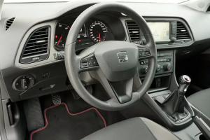 Black SEAT Leon 2015 in Riga, with an engine capacity of 1.60 L and mileage of 198 thousand km for 7650 €, photo 18 on AUTOMOTO.COM.LV