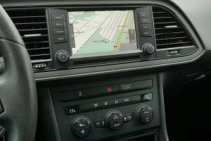 Black SEAT Leon 2015 in Riga, with an engine capacity of 1.60 L and mileage of 198 thousand km for 7650 €, photo 21 on AUTOMOTO.COM.LV