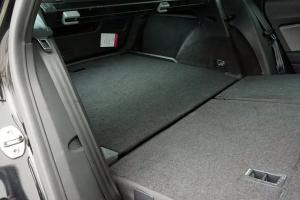 Black SEAT Leon 2015 in Riga, with an engine capacity of 1.60 L and mileage of 198 thousand km for 7650 €, photo 28 on AUTOMOTO.COM.LV