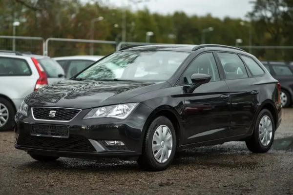 Melns SEAT Leon 2015 Liepāja, ar dzinēja tilpumu 1.60 L un nobraukumu 158 tūkst. km par 8350 €, foto 1 vietnē AUTOMOTO.COM.LV