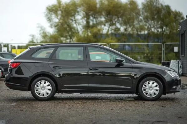 Melns SEAT Leon 2015 Liepāja, ar dzinēja tilpumu 1.60 L un nobraukumu 158 tūkst. km par 8350 €, foto 5 vietnē AUTOMOTO.COM.LV