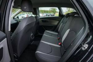 Black SEAT Leon 2015 in Liepaja, with an engine capacity of 1.60 L and mileage of 158 thousand km for 8350 €, photo 12 on AUTOMOTO.COM.LV