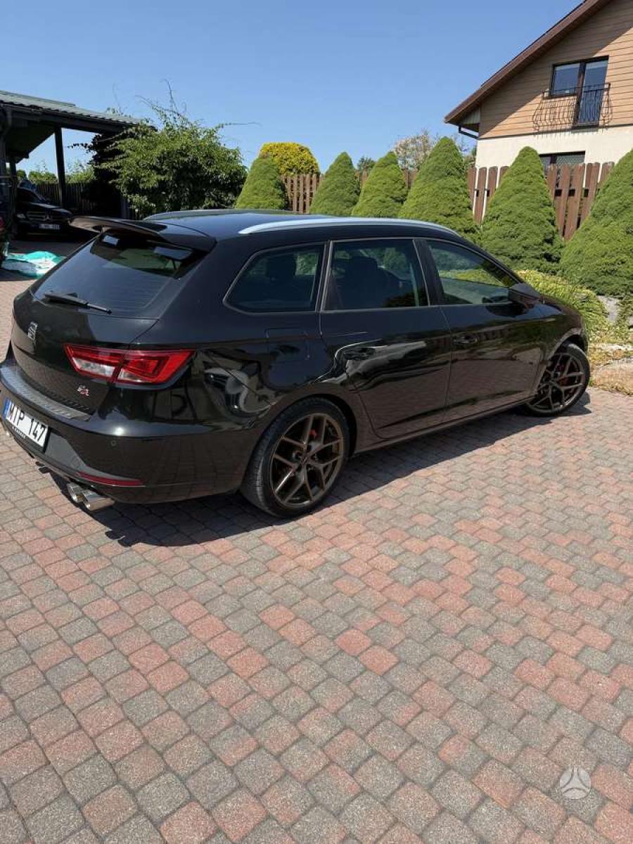 Black SEAT Leon 2015 in Kaunas, with an engine capacity of 1.40 L and mileage of 267 thousand km for 11500 €, photo 3 on AUTOMOTO.COM.LV