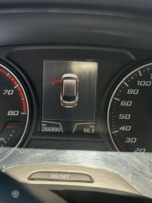 Black SEAT Leon 2015 in Kaunas, with an engine capacity of 1.40 L and mileage of 267 thousand km for 11500 €, photo 10 on AUTOMOTO.COM.LV
