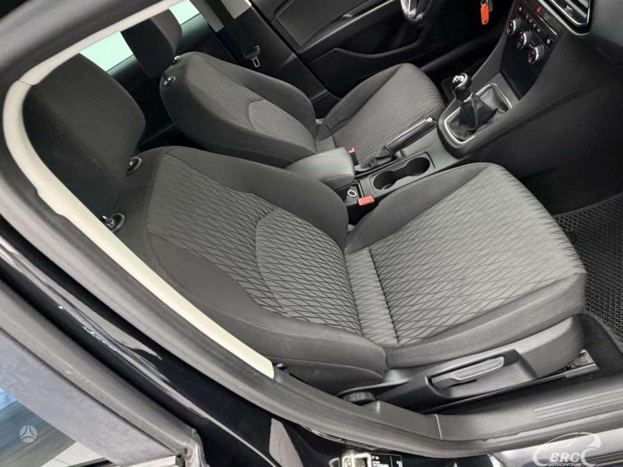 Black SEAT Leon 2015 in Vilnius, with an engine capacity of 1.60 L and mileage of 201 thousand km for 6300 €, photo 7 on AUTOMOTO.COM.LV