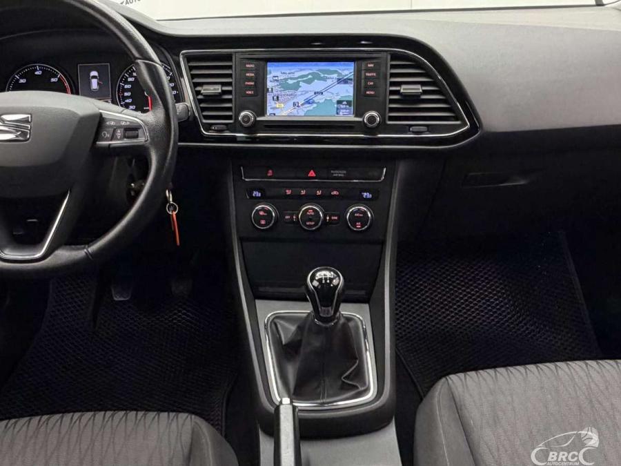 Black SEAT Leon 2015 in Vilnius, with an engine capacity of 1.60 L and mileage of 201 thousand km for 6300 €, photo 16 on AUTOMOTO.COM.LV