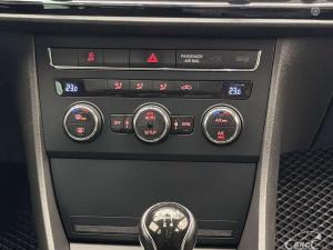 Black SEAT Leon 2015 in Vilnius, with an engine capacity of 1.60 L and mileage of 201 thousand km for 6300 €, photo 18 on AUTOMOTO.COM.LV
