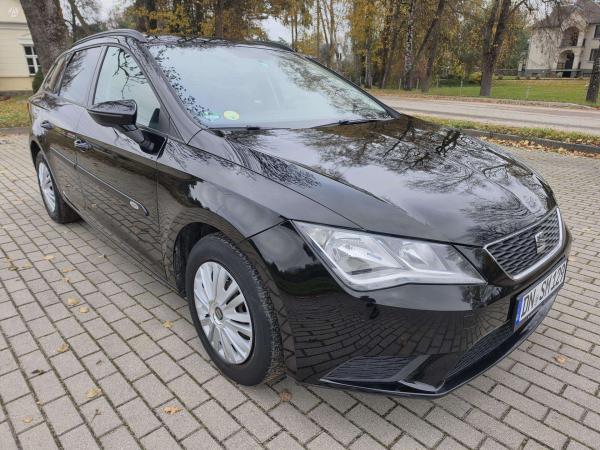 Black SEAT Leon 2015 in Utena, with an engine capacity of 1.60 L and mileage of 208 thousand km for 4250 €, photo 1 on AUTOMOTO.COM.LV