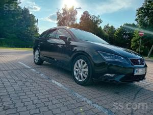 Black SEAT Leon 2016 in Ventspils, with an engine capacity of 2.00 L and mileage of 214 thousand km for 6400 €, photo 2 on AUTOMOTO.COM.LV