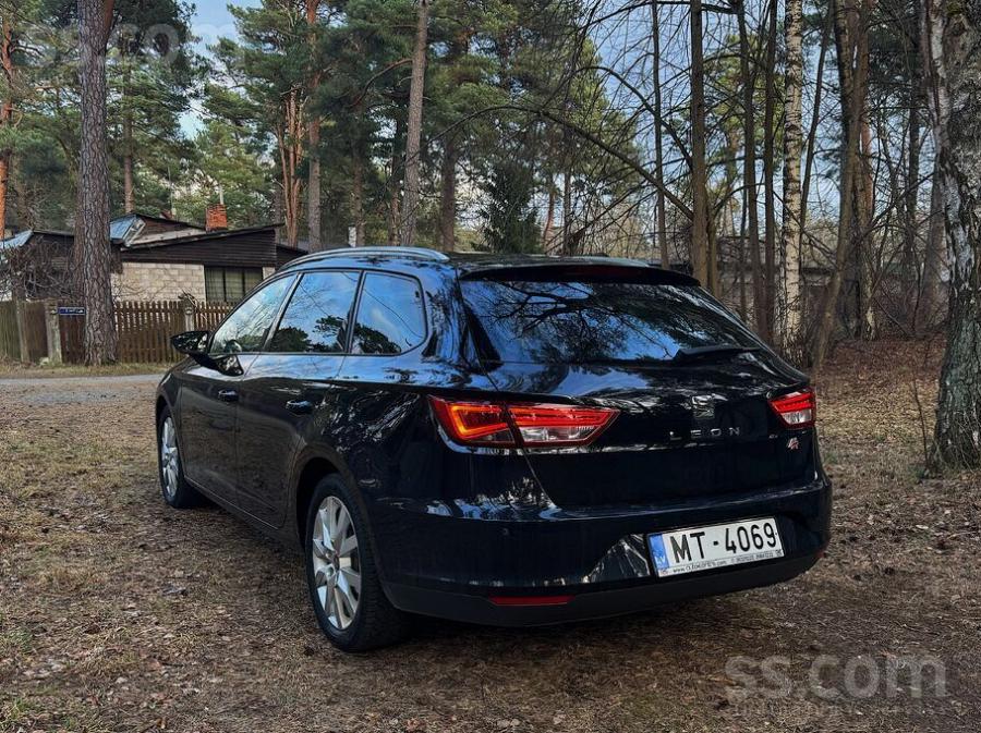Black SEAT Leon 2016 in Riga, with an engine capacity of 2.00 L and mileage of 227 thousand km for 8350 €, photo 5 on AUTOMOTO.COM.LV