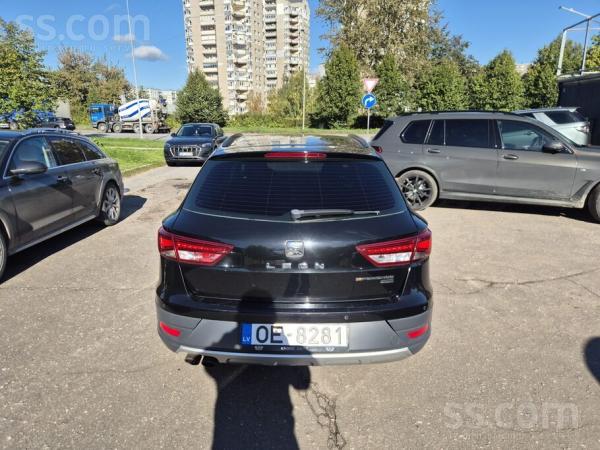 Black SEAT Leon 2016 in Riga, with an engine capacity of 2.00 L and mileage of 228 thousand km for 9990 €, photo 8 on AUTOMOTO.COM.LV