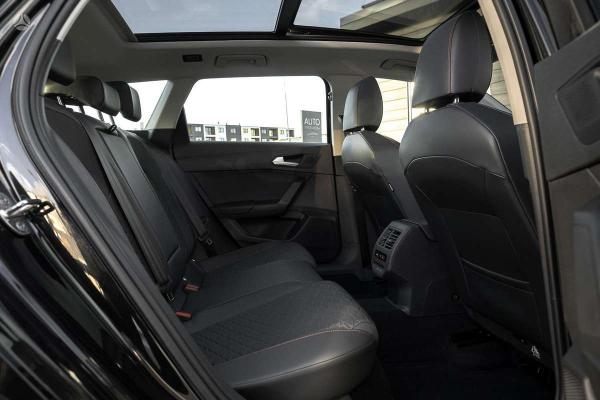 Black SEAT Leon 2021 in Siauliai, with an engine capacity of 1.97 L and mileage of 213 thousand km for 16700 €, photo 11 on AUTOMOTO.COM.LV