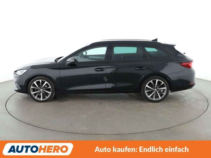 Black SEAT Leon 2021 in Kaunas, with an engine capacity of 1.50 L and mileage of 49 thousand km for 26046 €, photo 3 on AUTOMOTO.COM.LV