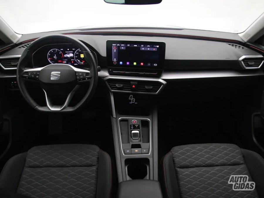 Black SEAT Leon 2021 in Vilnius, with an engine capacity of 2.00 L and mileage of 164 thousand km for 16699 €, photo 3 on AUTOMOTO.COM.LV