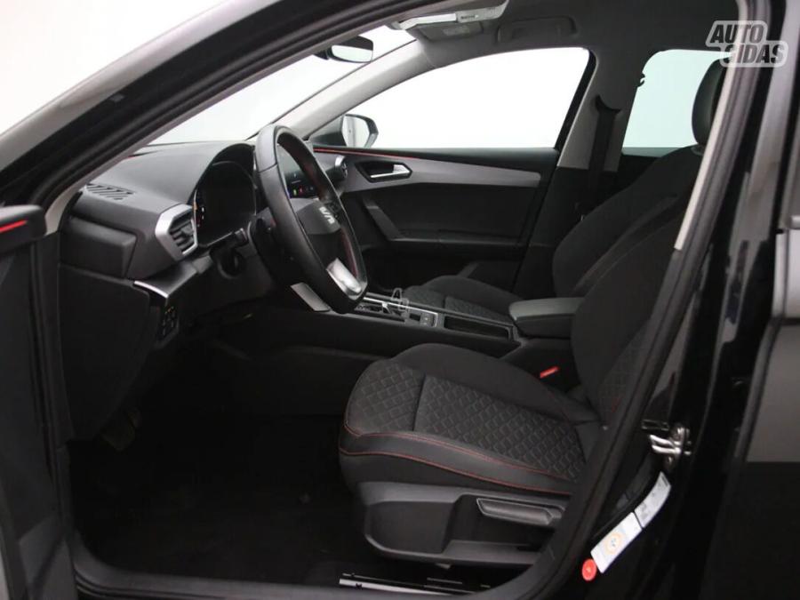 Black SEAT Leon 2021 in Vilnius, with an engine capacity of 2.00 L and mileage of 164 thousand km for 16699 €, photo 5 on AUTOMOTO.COM.LV