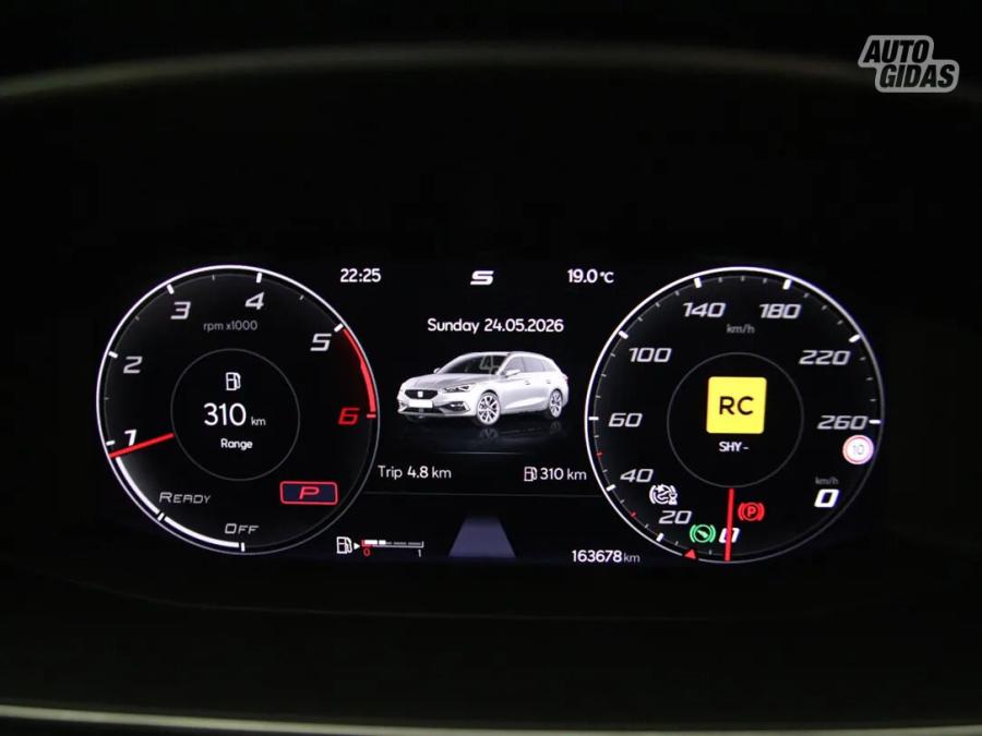 Black SEAT Leon 2021 in Vilnius, with an engine capacity of 2.00 L and mileage of 164 thousand km for 16699 €, photo 20 on AUTOMOTO.COM.LV