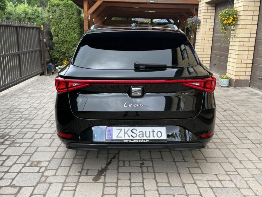 Black SEAT Leon 2021 in Jelgava, with an engine capacity of 1.50 L and mileage of 164 thousand km for 14500 €, photo 7 on AUTOMOTO.COM.LV