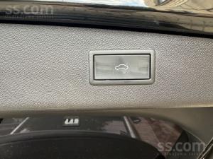 Black SEAT Leon 2021 in Jelgava, with an engine capacity of 1.50 L and mileage of 164 thousand km for 14500 €, photo 13 on AUTOMOTO.COM.LV